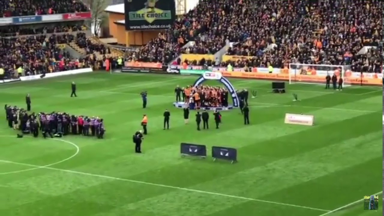 Wolves Lifting the Championship Trophy 2018 - YouTube