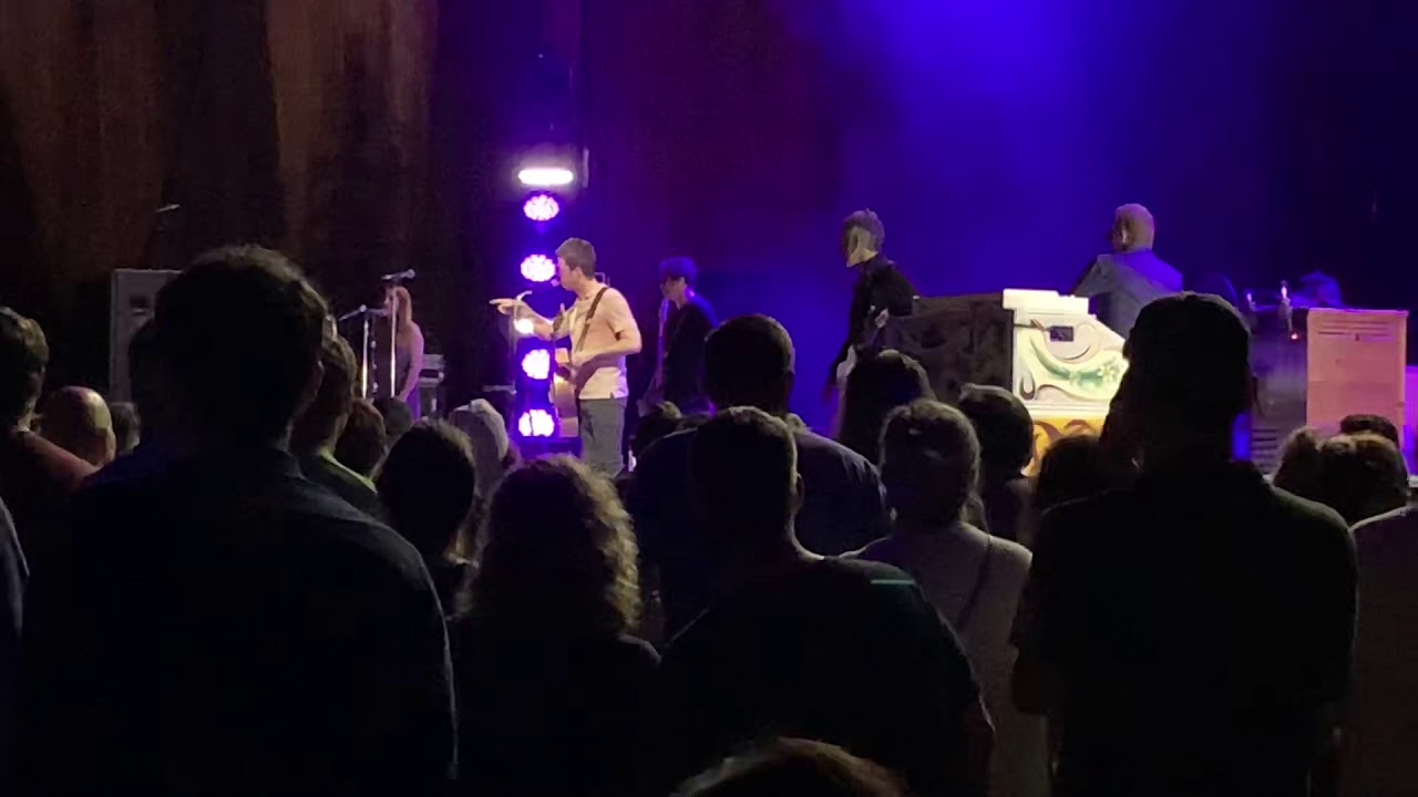 Noel Gallagher “Stop Crying Your Heart Out” live 8.19.19 - YouTube
