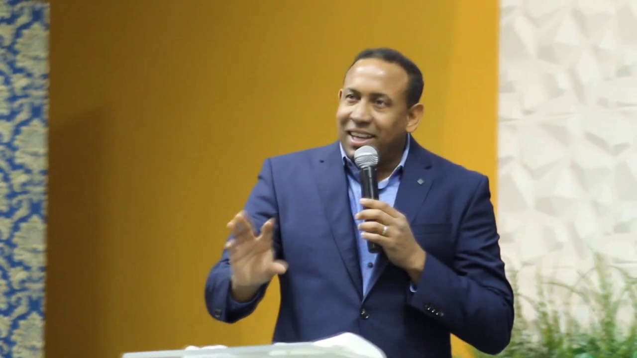 PASTOR JUAN CARLOS HARRIGAN - EL PODER QUE HAY EN CAMINAR CON EL ...