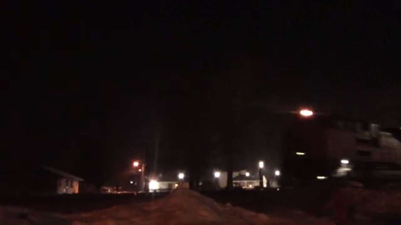 BNSF 7907 East in Coal City, IL 2/25/21 - YouTube
