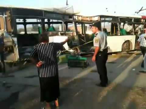 Bakıda avtobus qatarla toqquşub | Aвтобус врезался в поезд