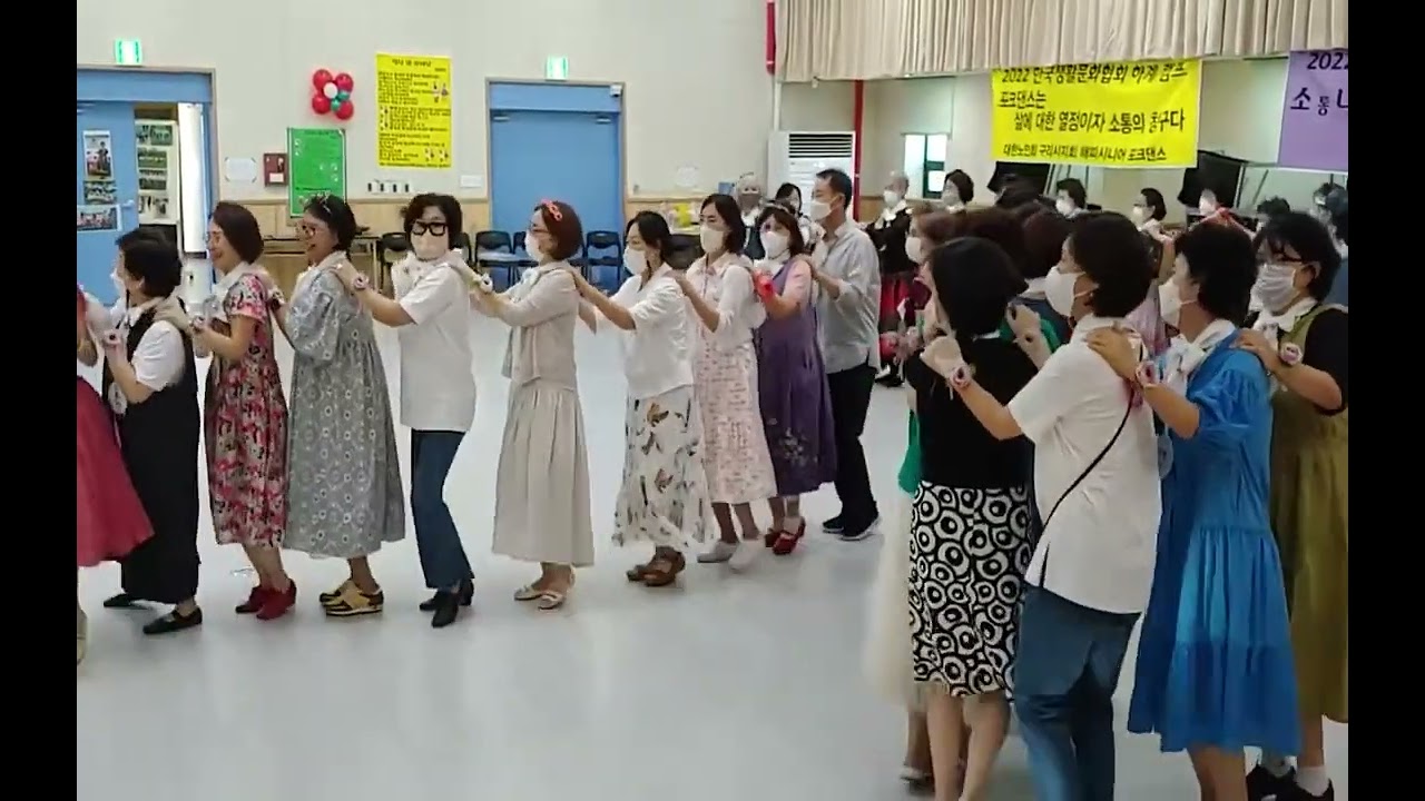 Folk Dance(세계의민속무용):놀이게임. jenka - YouTube