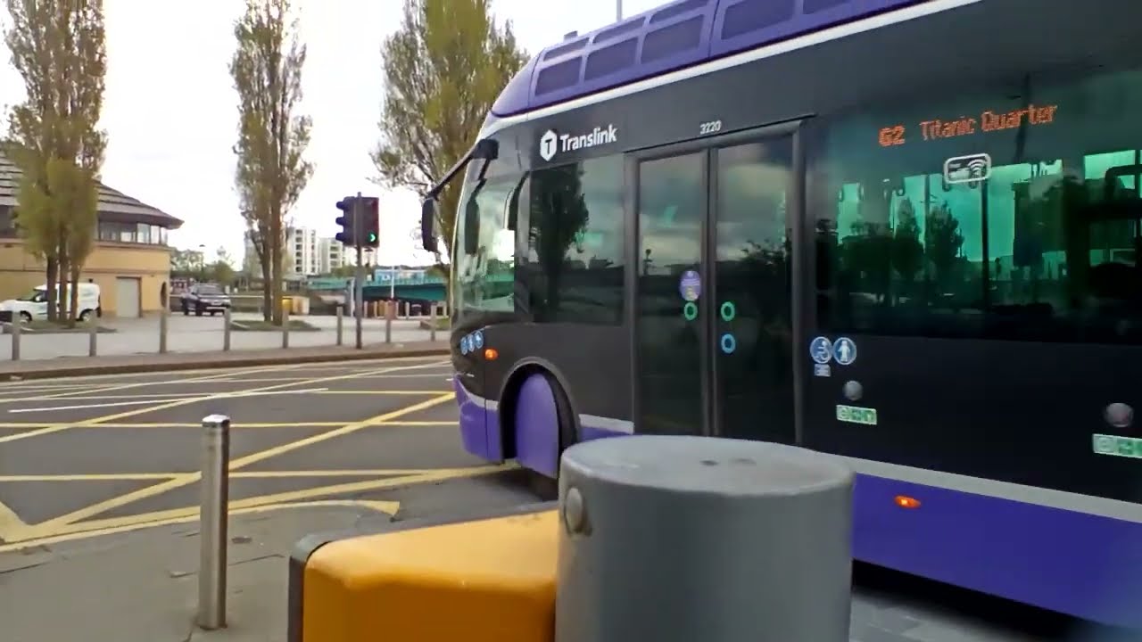 Translink GLIDER & Translink Metro 3220 & 2392 departing from Custom ...