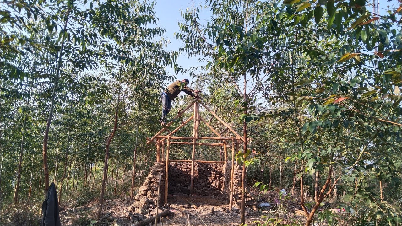 The first day of building a house without electricity. - YouTube