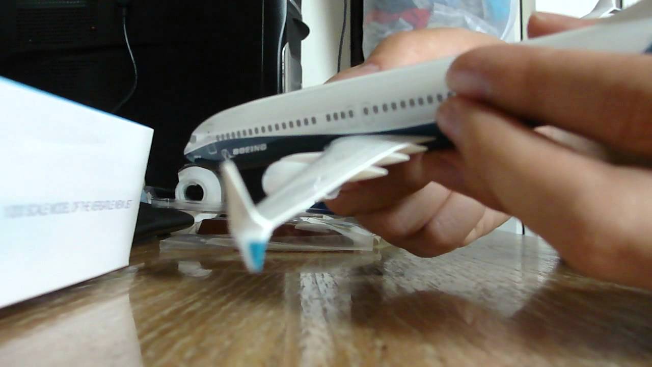 Hogan Boeing 737-8 MAX: Boeing Store Exclusive! - YouTube