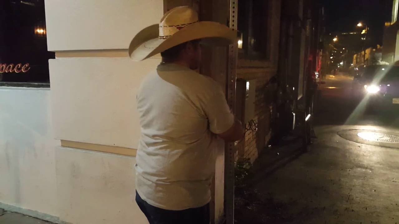 Staggering drunk on sixth street - YouTube