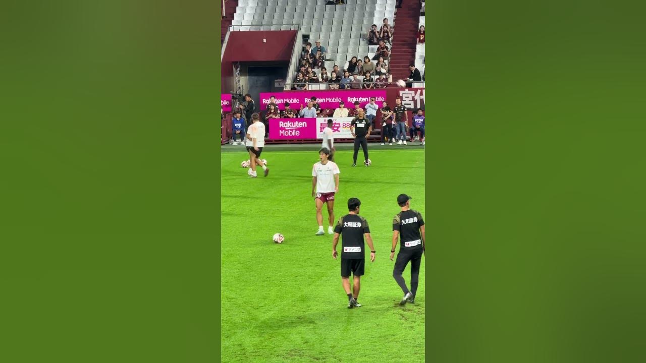 【ヴィッセル神戸vsFC東京】声援に応える大迫勇也【2024年10月18日】 #ヴィッセル神戸 #大迫勇也 - YouTube