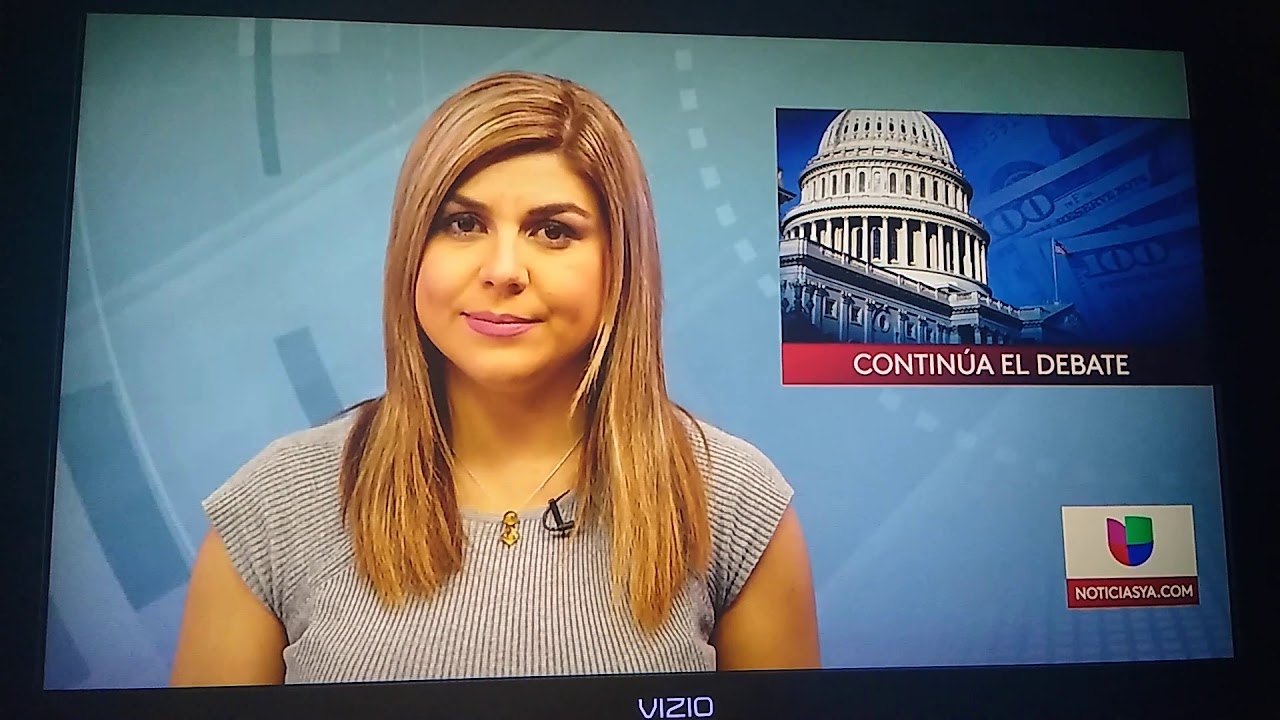 Amber Rincón Sexy Legs Grey OutFit & Perla Mont Sexy Legs OutFit El ...