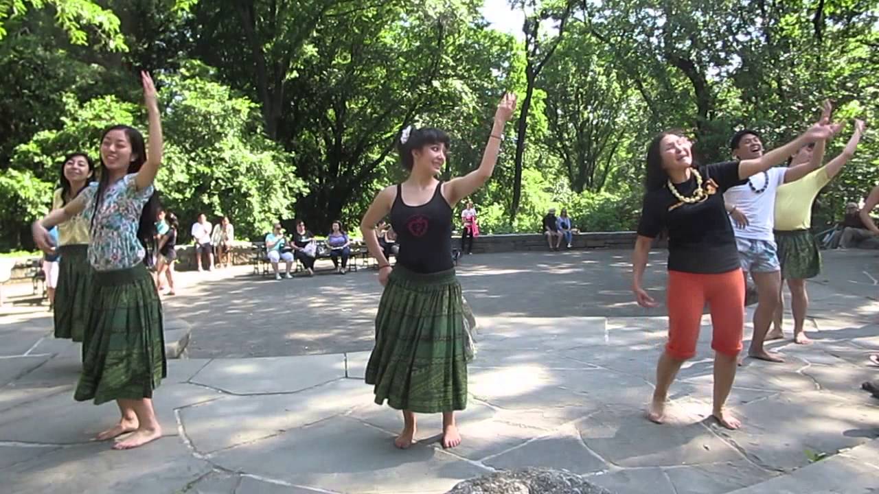Hula "Mermaid" Hawaiian Dance by Luana Haraguchi - YouTube