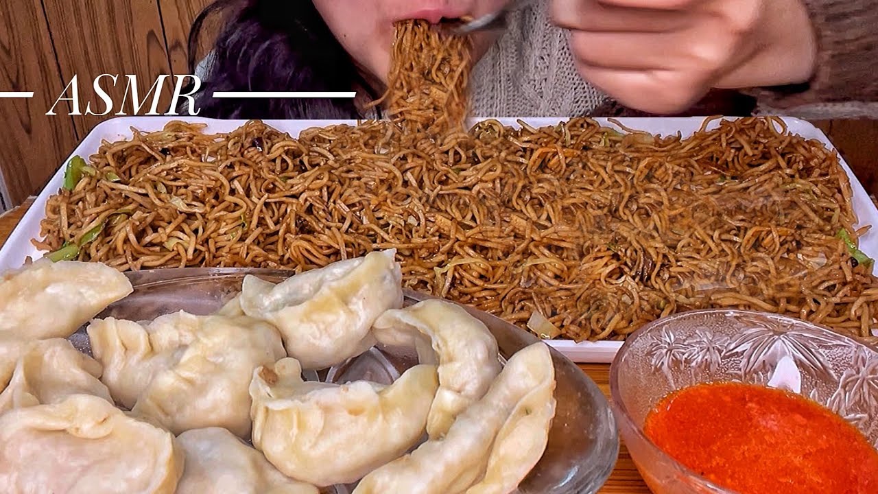 EATING VEGETABLE STEAMED MOMOS AND CHILLY CHOWMEIN WITH RED HOT CHUTNEY ...