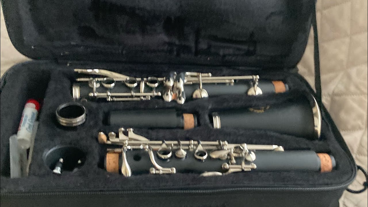 Clarinet how to set up+the basic notes - YouTube