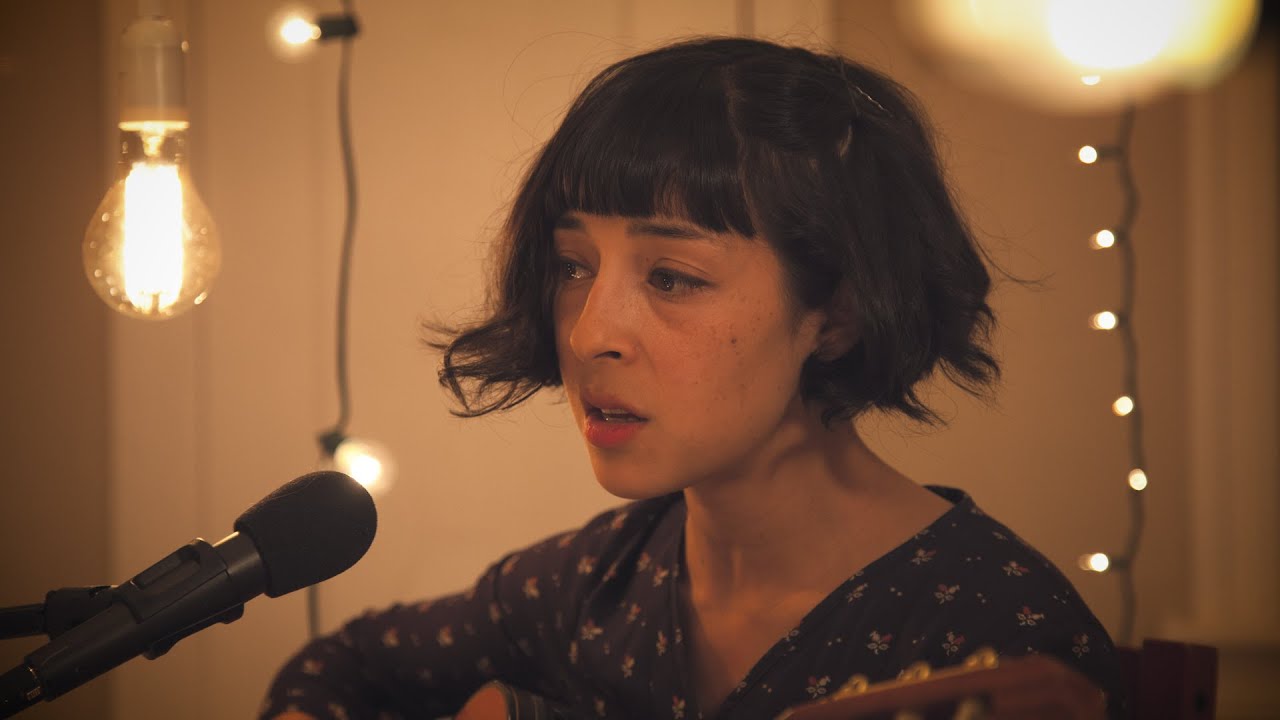 Laura Weinbach - "I'm Not Really In The Christmas Mood This Year" Solo ...