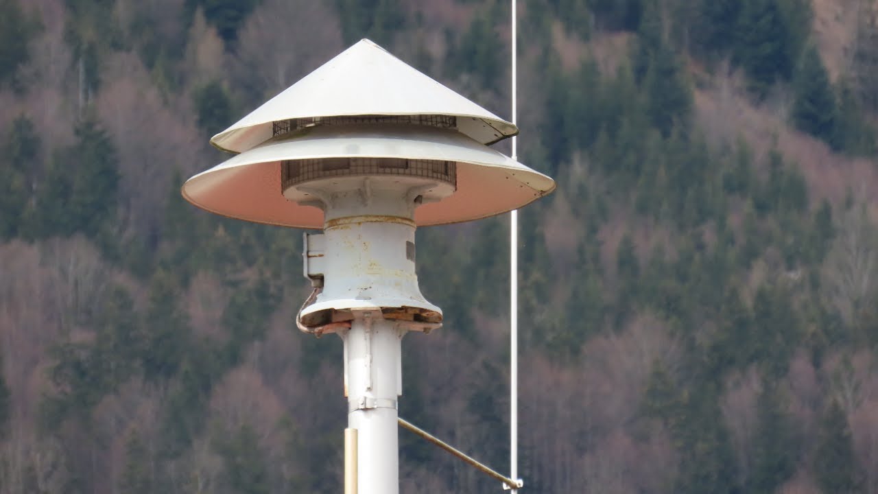 Sirenenprobe bei einer leider inaktiven Elektror L1 Sirene. - YouTube