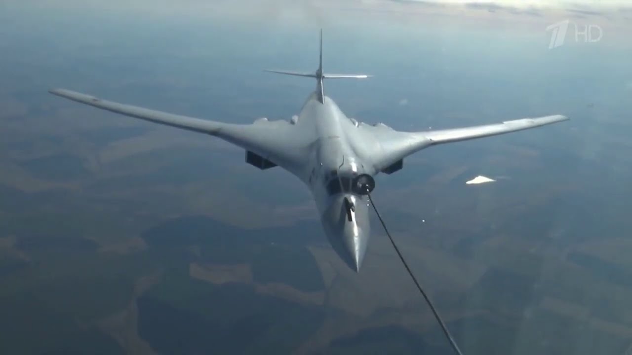Russian Strategic Bomber Tu-160 set a world record for range and ...