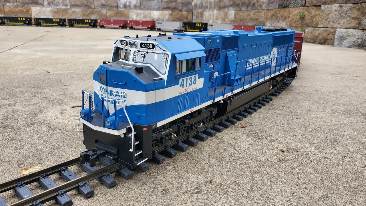 Conrail USA Trains SD70MAC AML Bethgon Hoppers G-Scale Outside Patio ...
