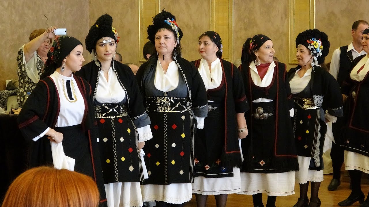 Παραδοσιακη χορευτικη ομαδα Ι .Ν. Αγιου Ελευθεριου Σταυρουπολης - YouTube