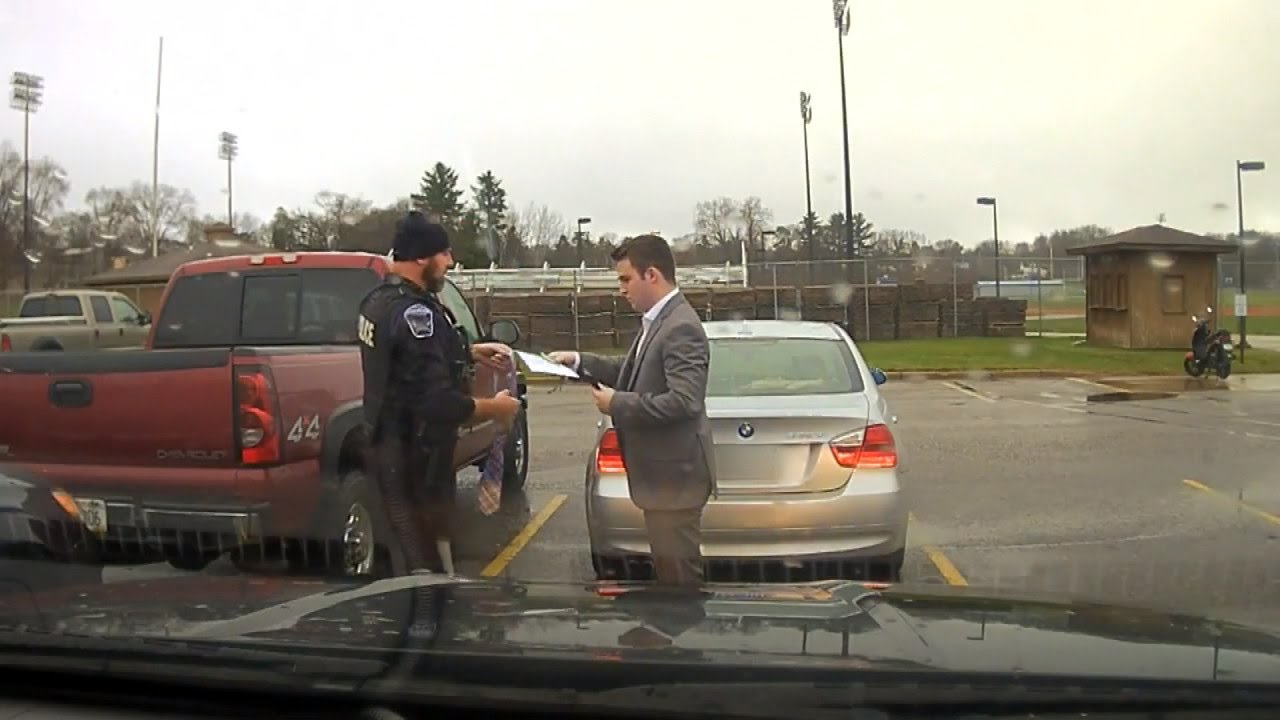 College Student Pulled Over For Speeding Learns How To Knot A Tie From ...