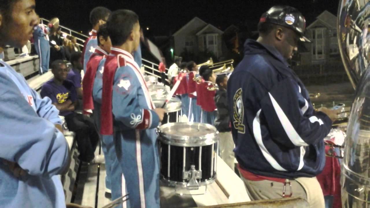 Raider band in stands pluss Skyline-EXP - YouTube