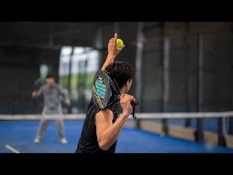 All eyes are on Taehyung! He's driving fans crazy with his hot body today!