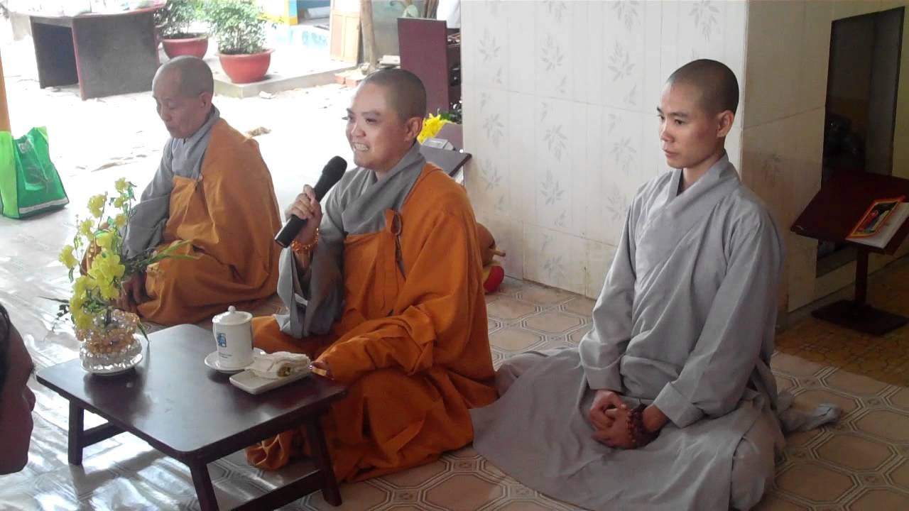 SƯ CÔ HUPONG NHŨ NÓI CHUYỆN - YouTube