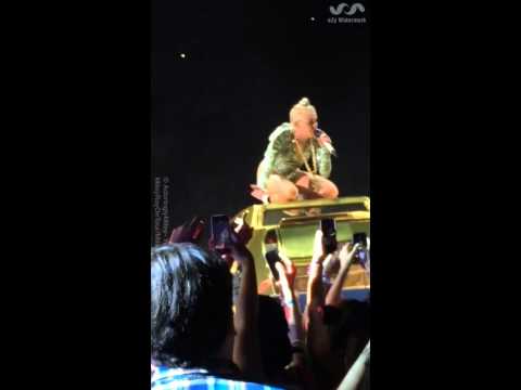 Love Money Party- Miley Cyrus Live at the Bangerz Tour at Nassau Coliseum