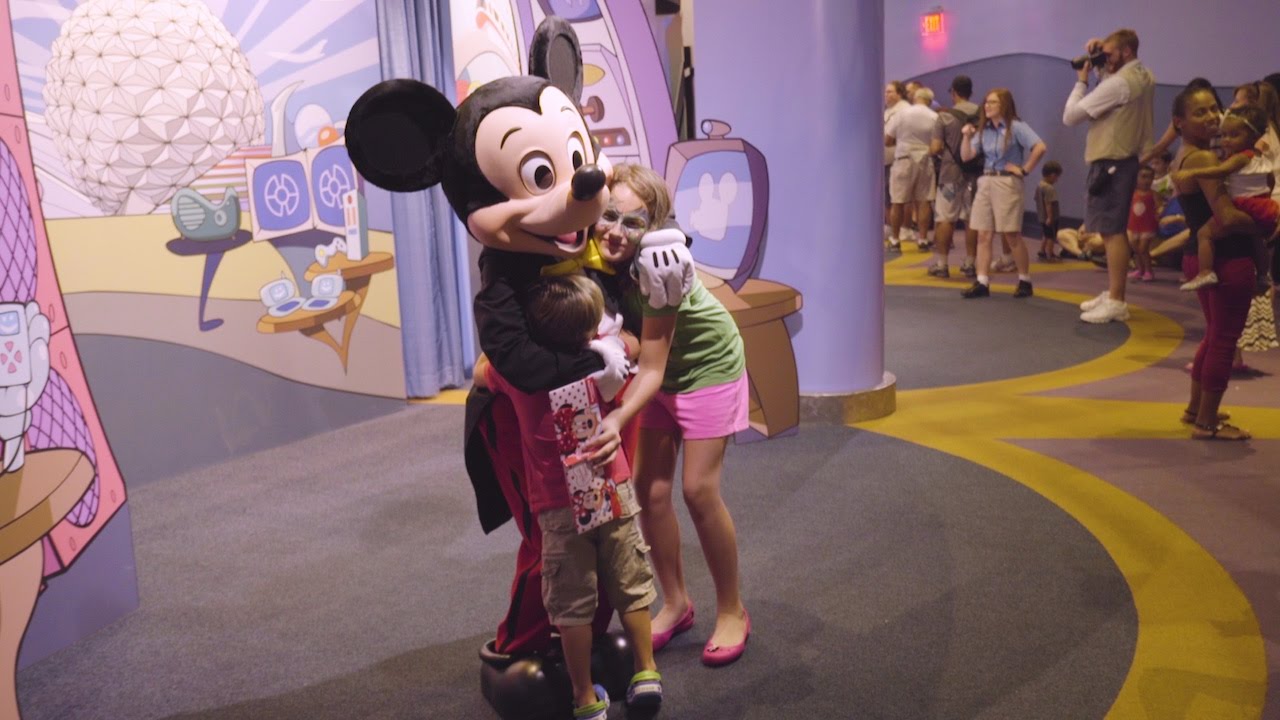 Meet Mickey Mouse, Goofy & Minnie at Epcot Character Spot, Epcot, Walt ...
