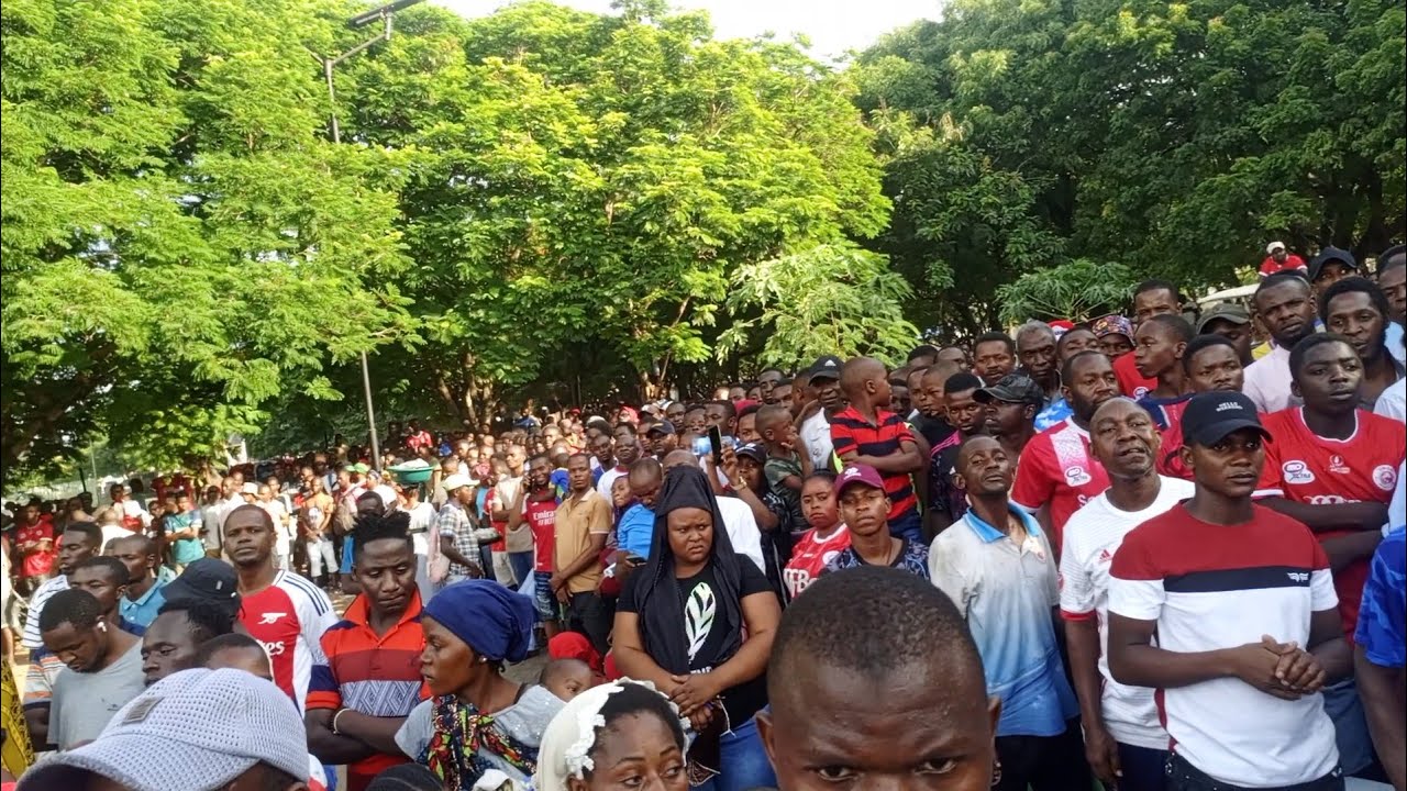 SIMBA VS CONSTANTINE, TAZAMA VIBE LA MASHABIKI WA SIMBA, MWEMBE YANGA ...