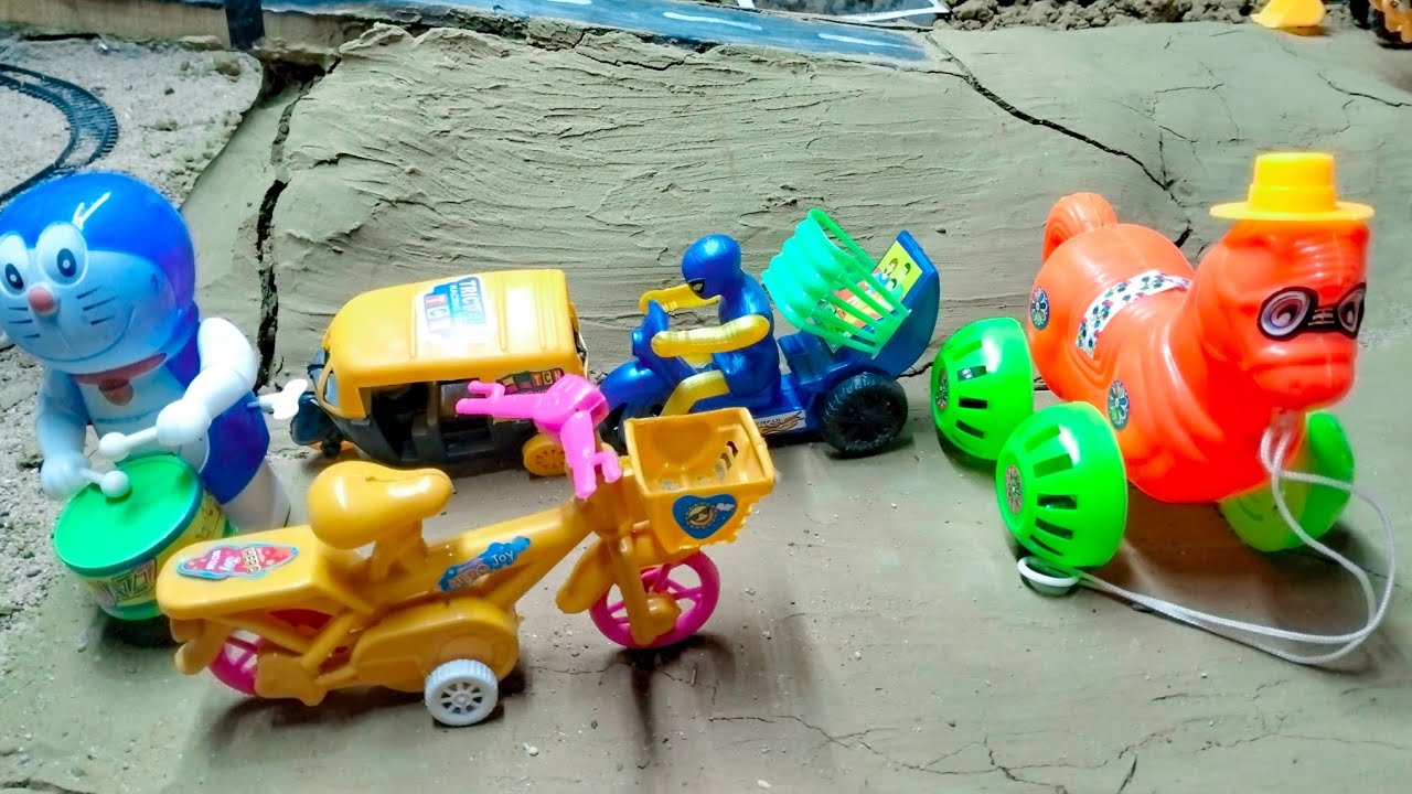 gadi bala cartoon ! toy helicopter ka video ! truck, tractor, horse ...