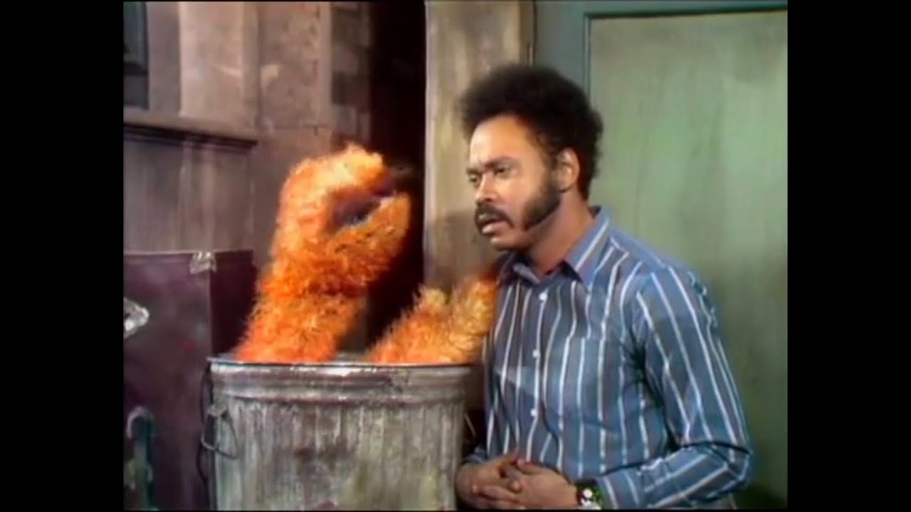 0037 Oscar's Missing Trash Can Lid - YouTube