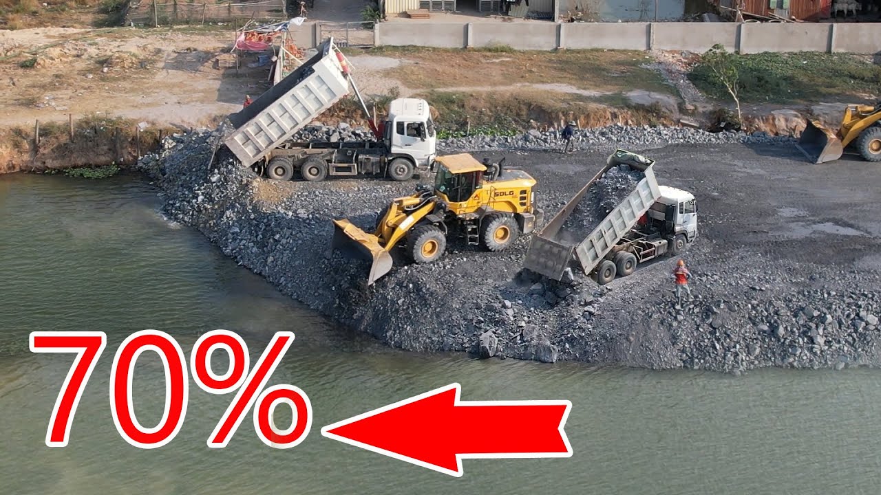 Continue new activities !! Wheel loader operator training Moving Stones To Compact The Land ...