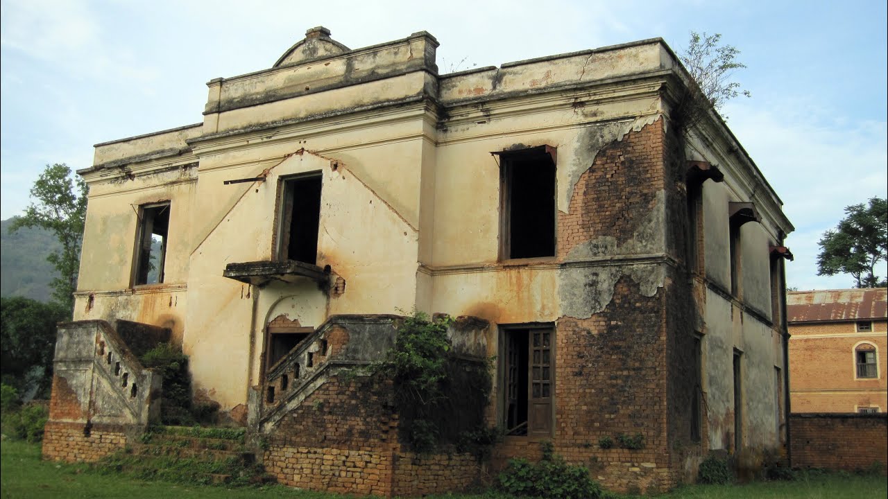 A quick view inside the Ancient Argali Durbar, Palpa - YouTube