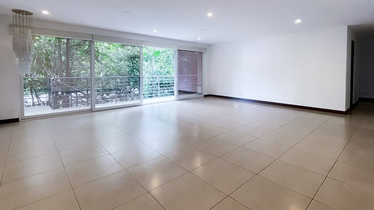 LIVE TOUR - Urban Oasis in Distrito Cuatro - YouTube