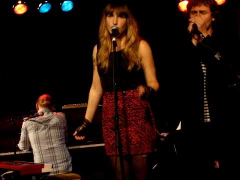 Elin Ruth Sigvardsson & Lars Eriksson - Love live @ Mosebacke - YouTube