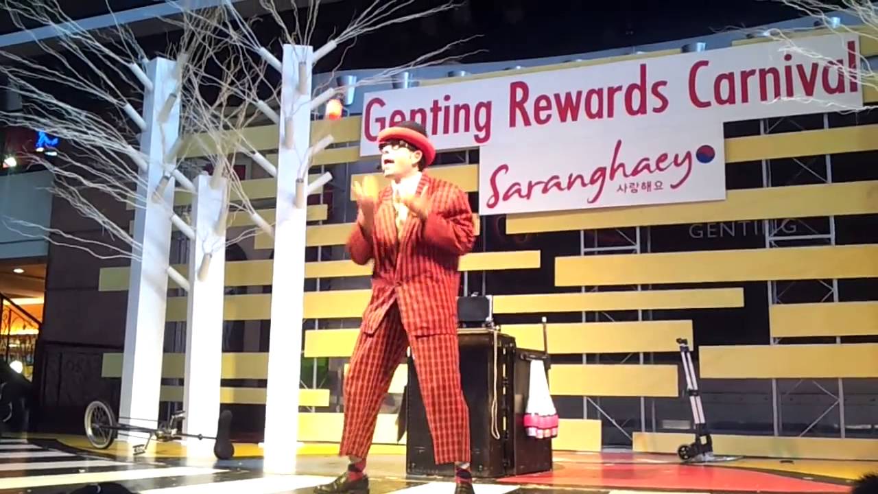 Funny David Rave Dancing to Give It to Me - YouTube