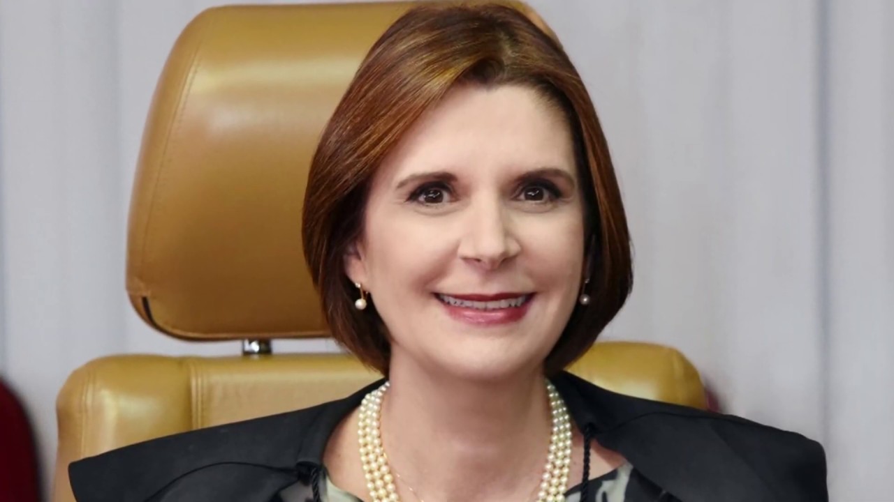 📜 História e Justiça - Ministra Maria Elizabeth Rocha - YouTube