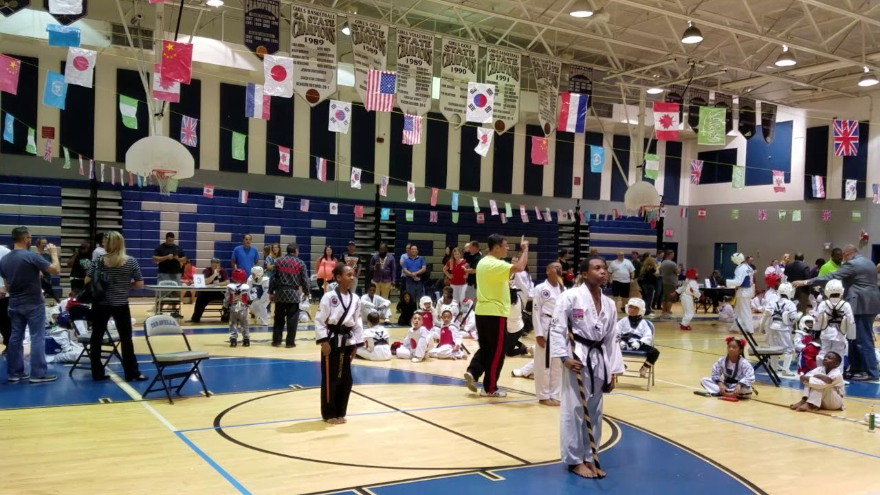 Taekwondo Weapon Competition - YouTube