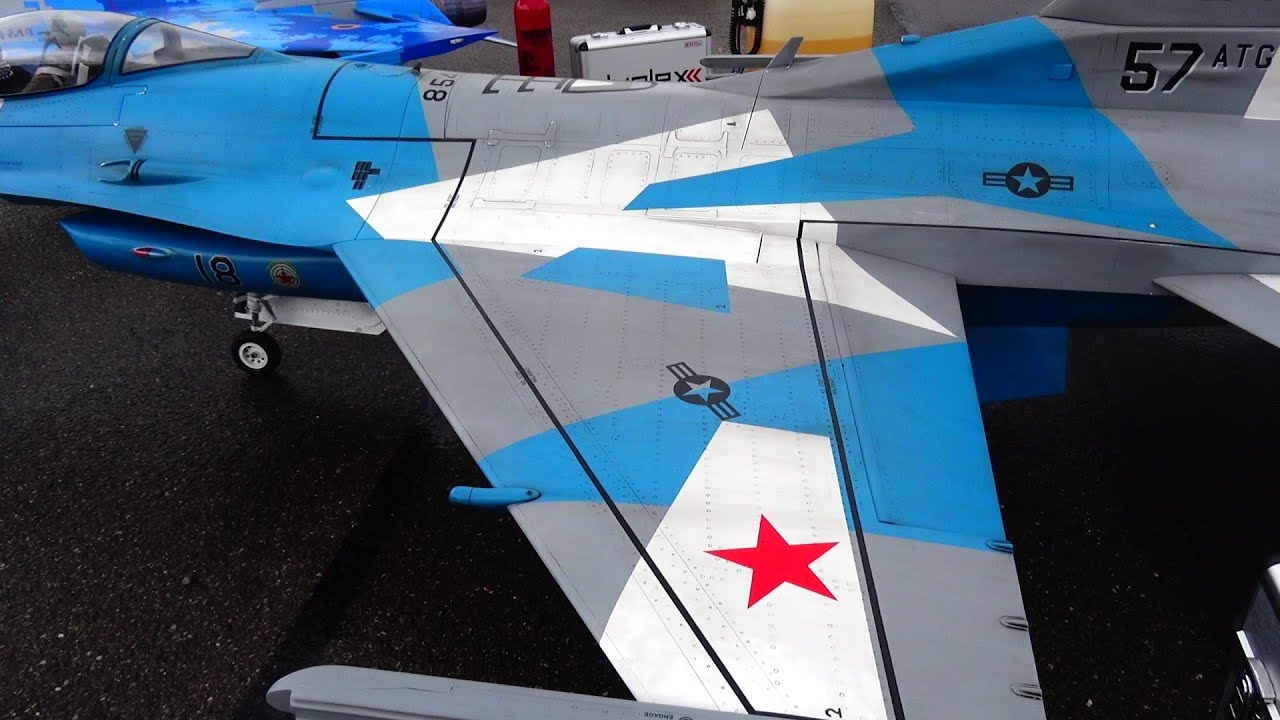 Formation F-16 RC Scale Turbine Model Jet's flight - YouTube