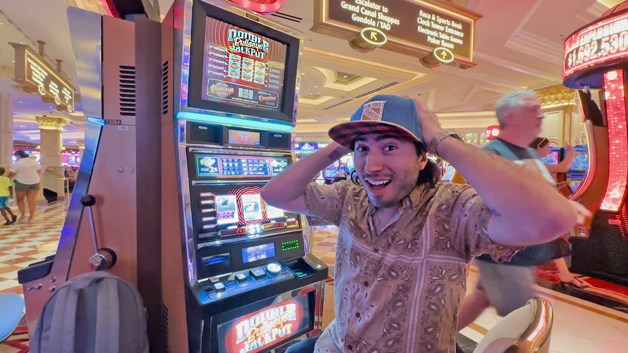 I Hit The BULLSEYE On This Venetian Las Vegas Slot Machine! - YouTube