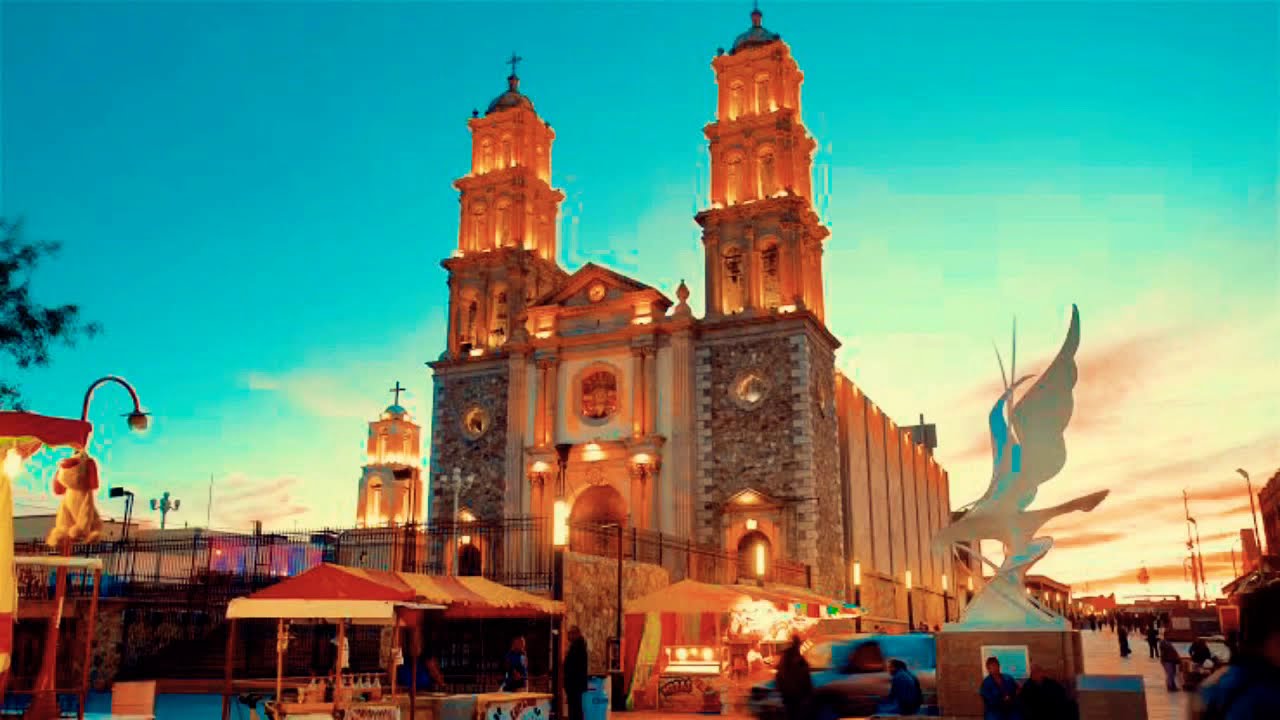 EL CHILO Y EL MAFE CD JUÁREZ - YouTube