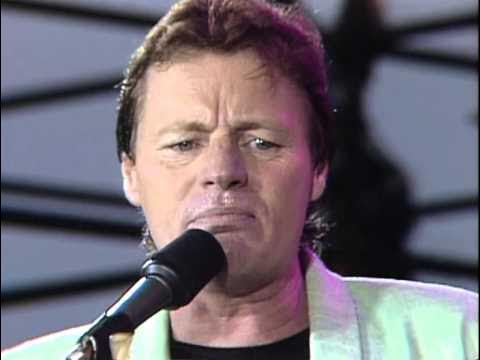 Delbert McClinton - Standing On Shaky Ground (Live at Farm Aid 1985) - YouTube