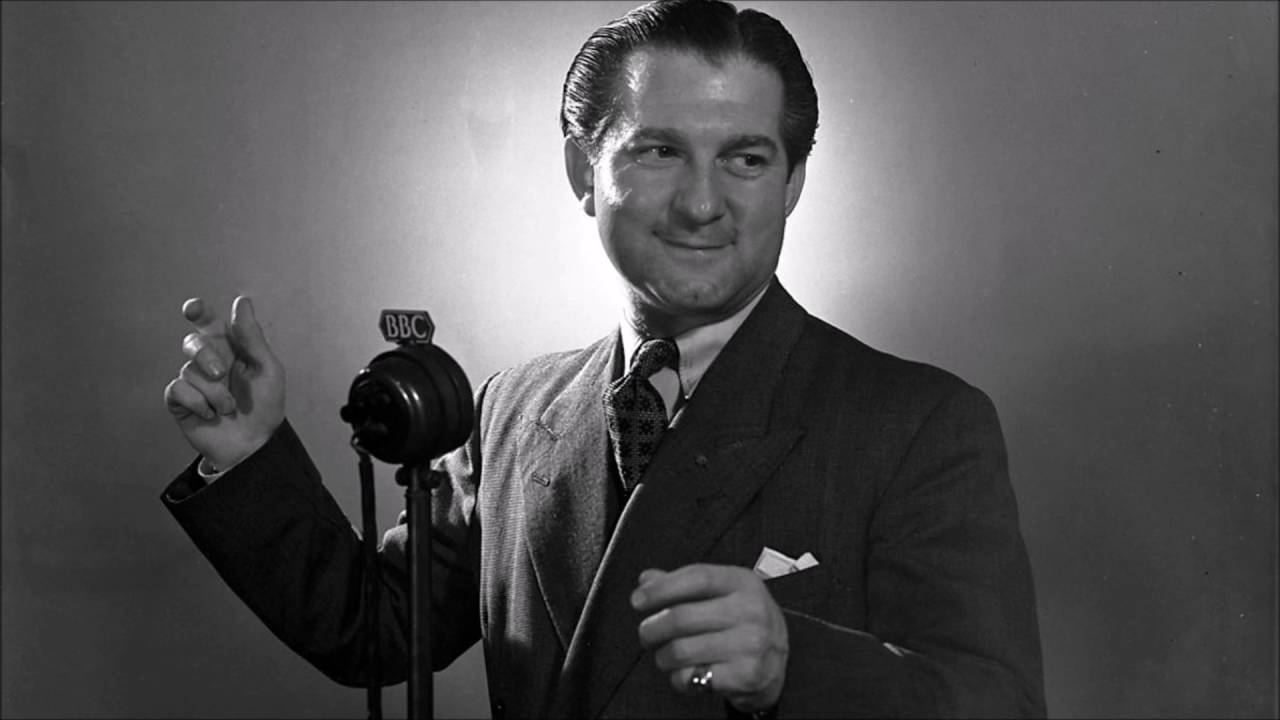 "Medley" Donald Peers with augmented BBC Variety Orchestra cond. Rae ...