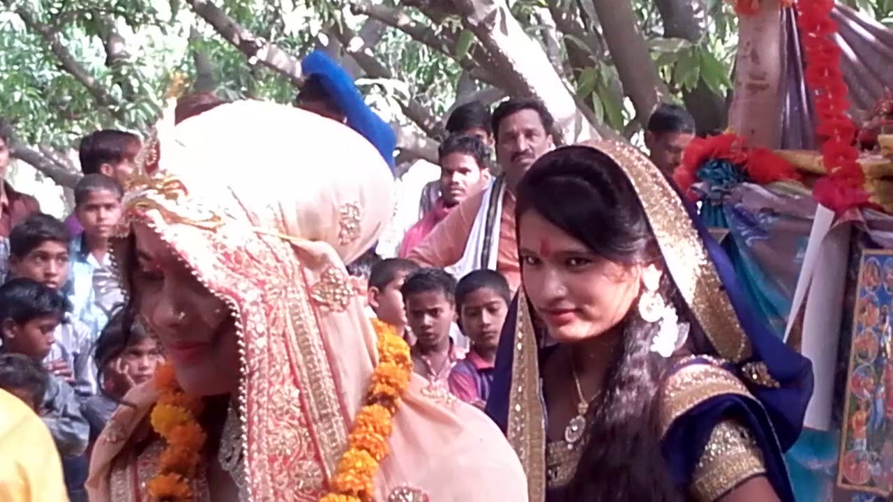 Bada gaon ki Bhagwat Katha video - YouTube