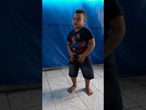 MC FIOTI -Gustavinho dançando bum bum tam tam