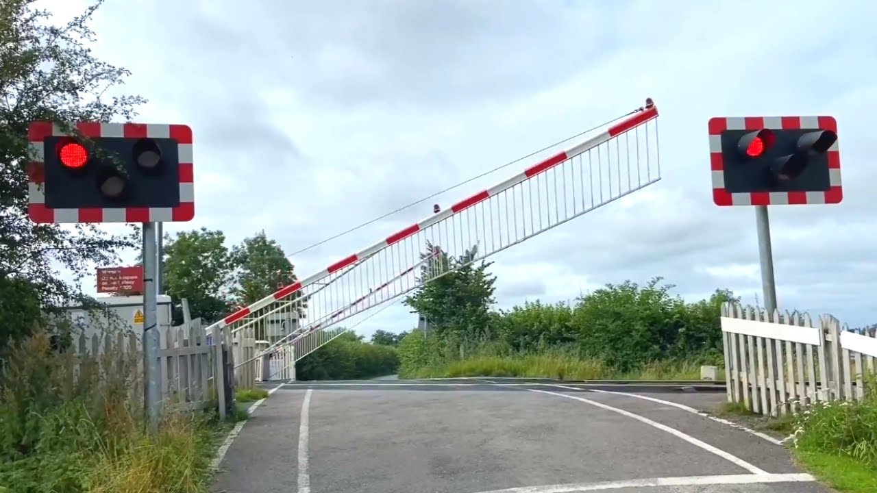 Brockhampton Level Crossing, Gloucestershire - YouTube