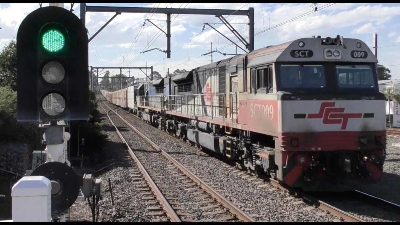 Australian Trains - Freight Services at Thornleigh (Sydney) - YouTube
