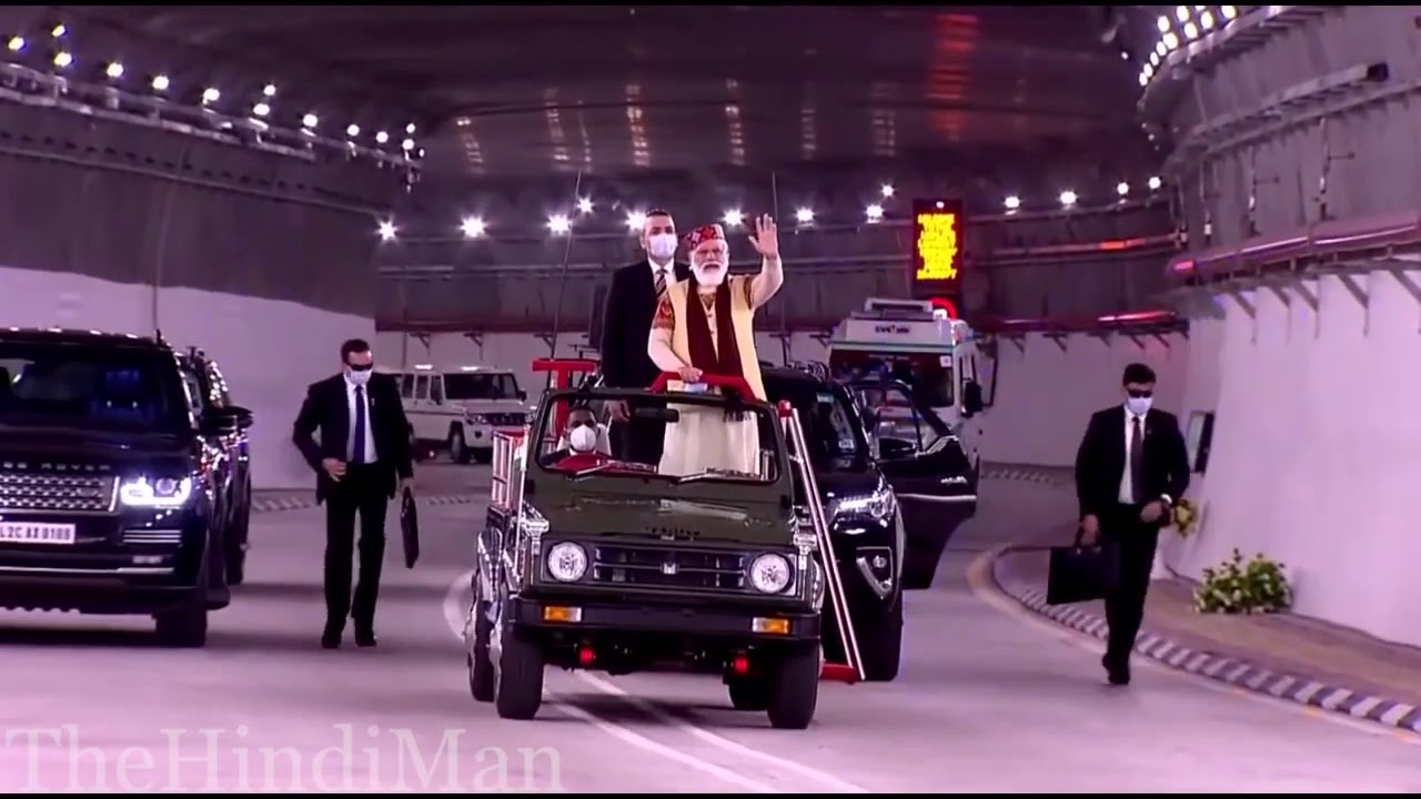Modi ji Waving Hands in Empty Tunnel | घुँघर वाली झेनू वाली झुन्नू का ...