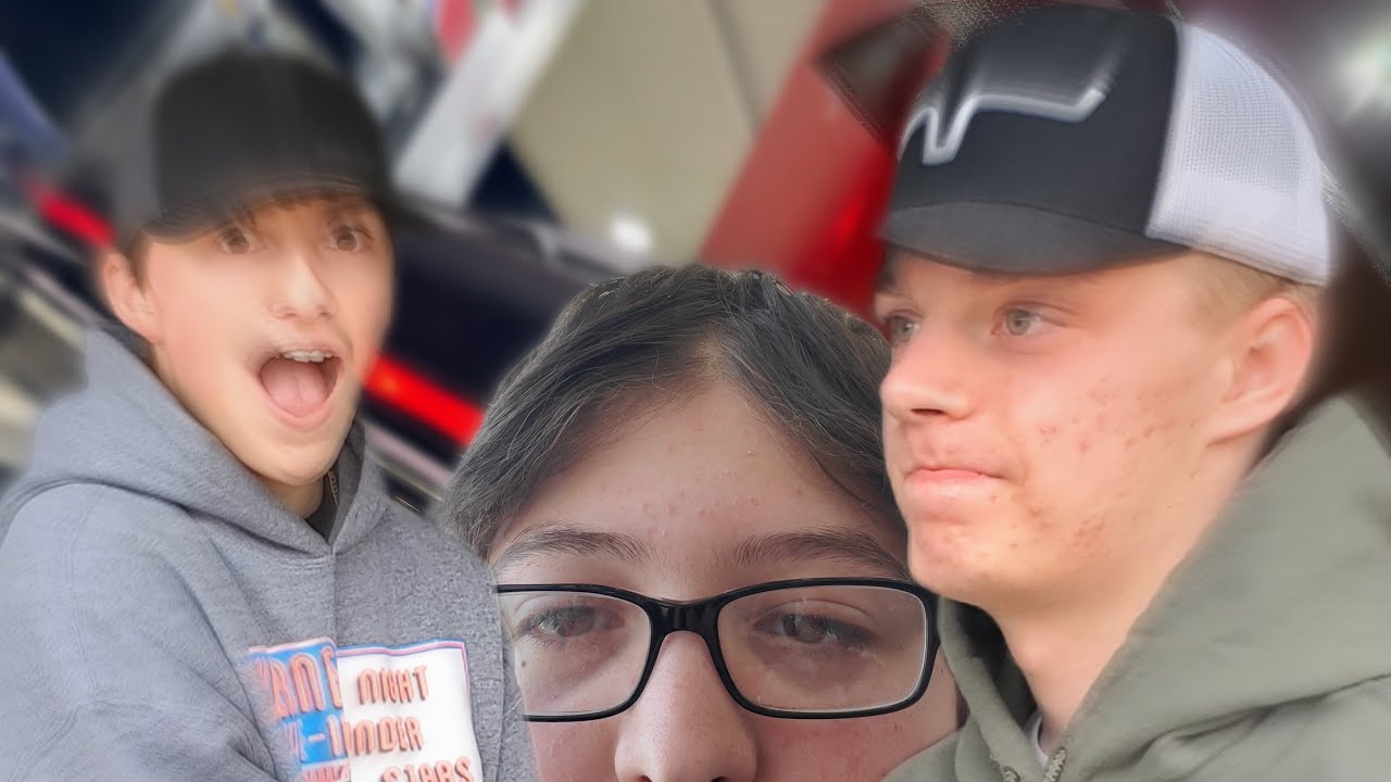 2 Idiots Wash 2 Cars at the SAME TIME - YouTube