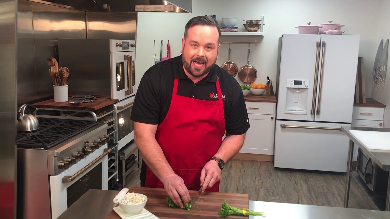 🍳Kitchen Hacks: Brian Morris' Better Way to Cut Herbs 🍳 - YouTube