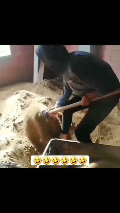 Salam alaikum 😂🤣 @bang_almom #famousshorts #reels #funny #comedy #public - YouTube