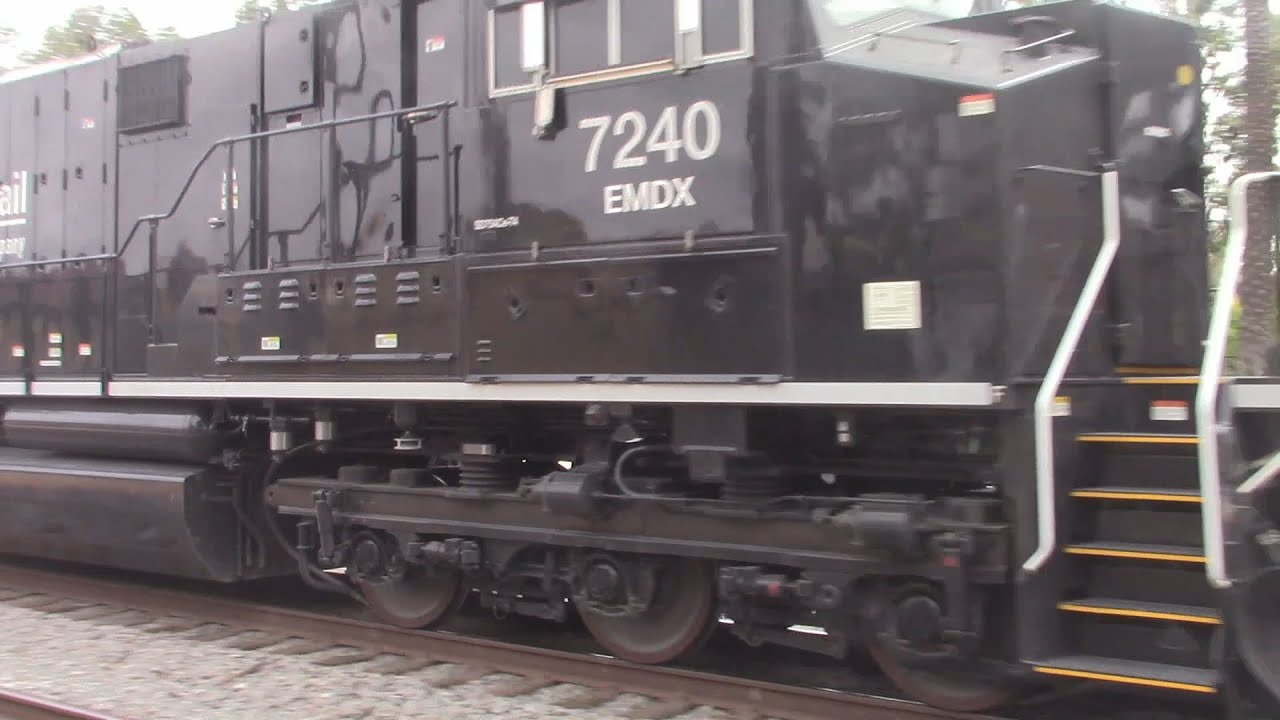 Railfanning Fullerton 4-24-2021: Progress Rail, NS, Hornshows and More ...